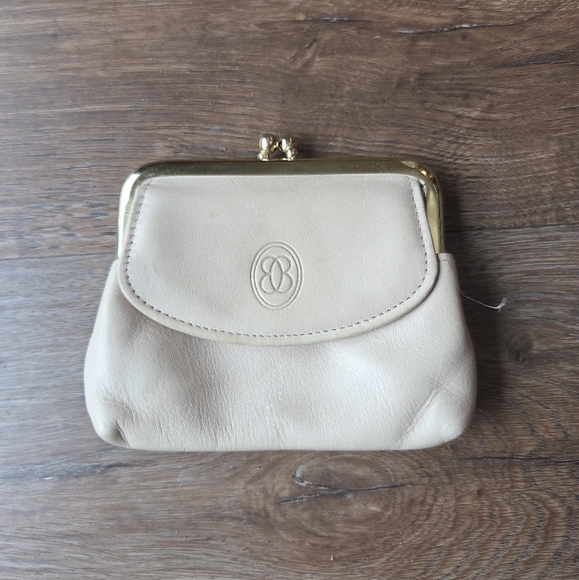 Buxton | Bags | Vintage Buxton Biegecream Leather Kisslock Coin Purse ...